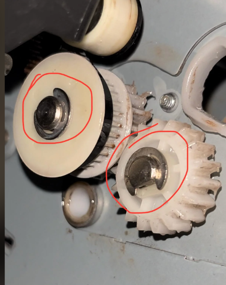 How can you remove these E-clips? Would a needle n... | Fishbowl