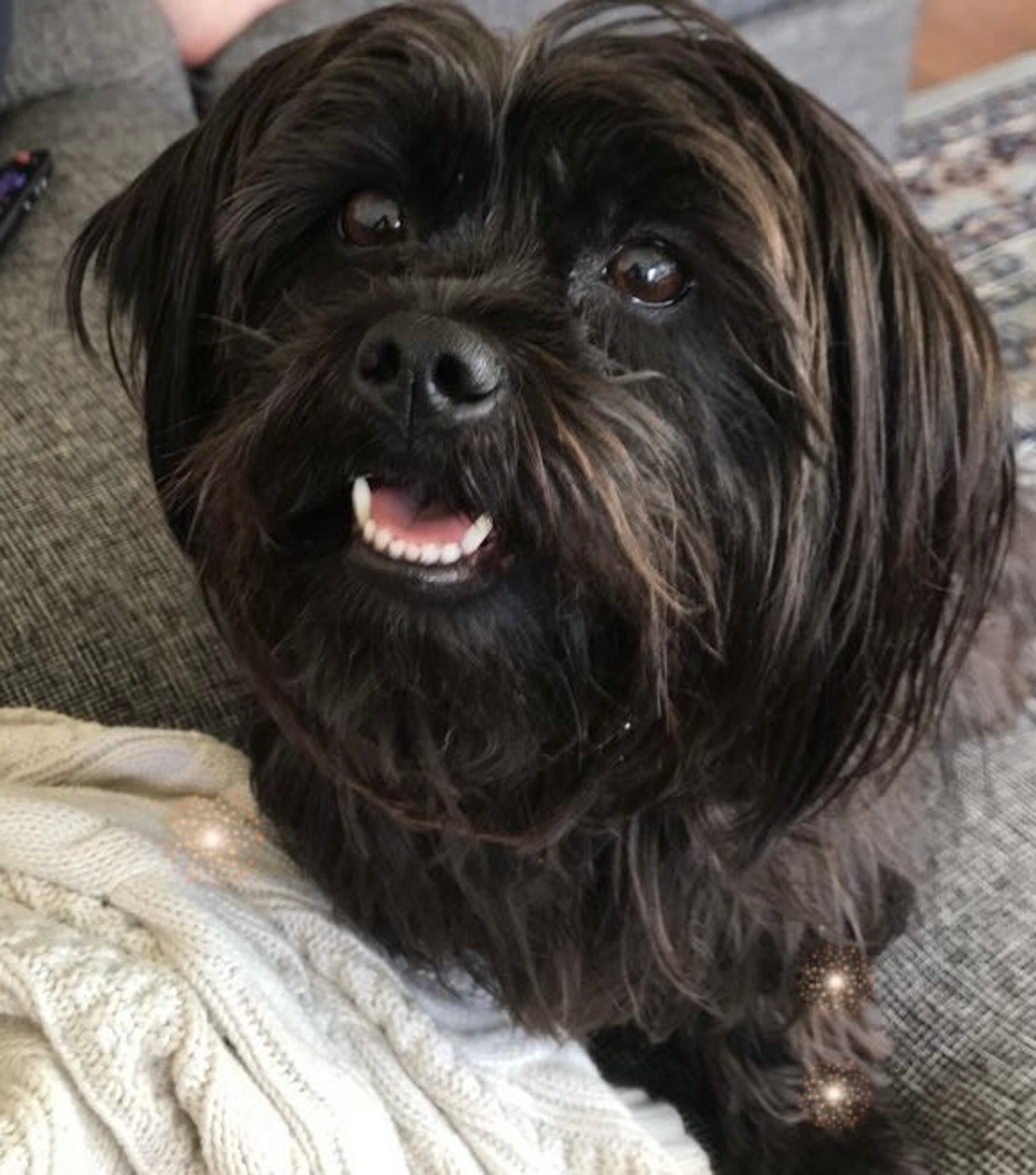 Does anyone have issues with the virtual background in Teams? I look ...