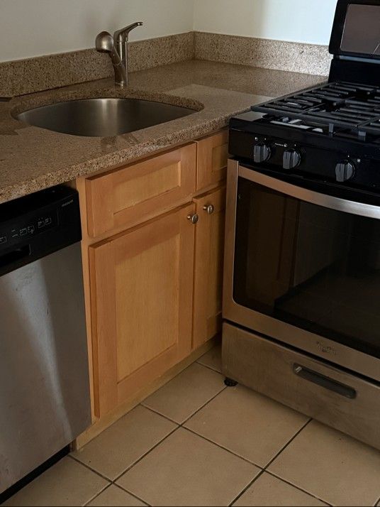NYC apartments are hilarious because this one is $5k and will get ...