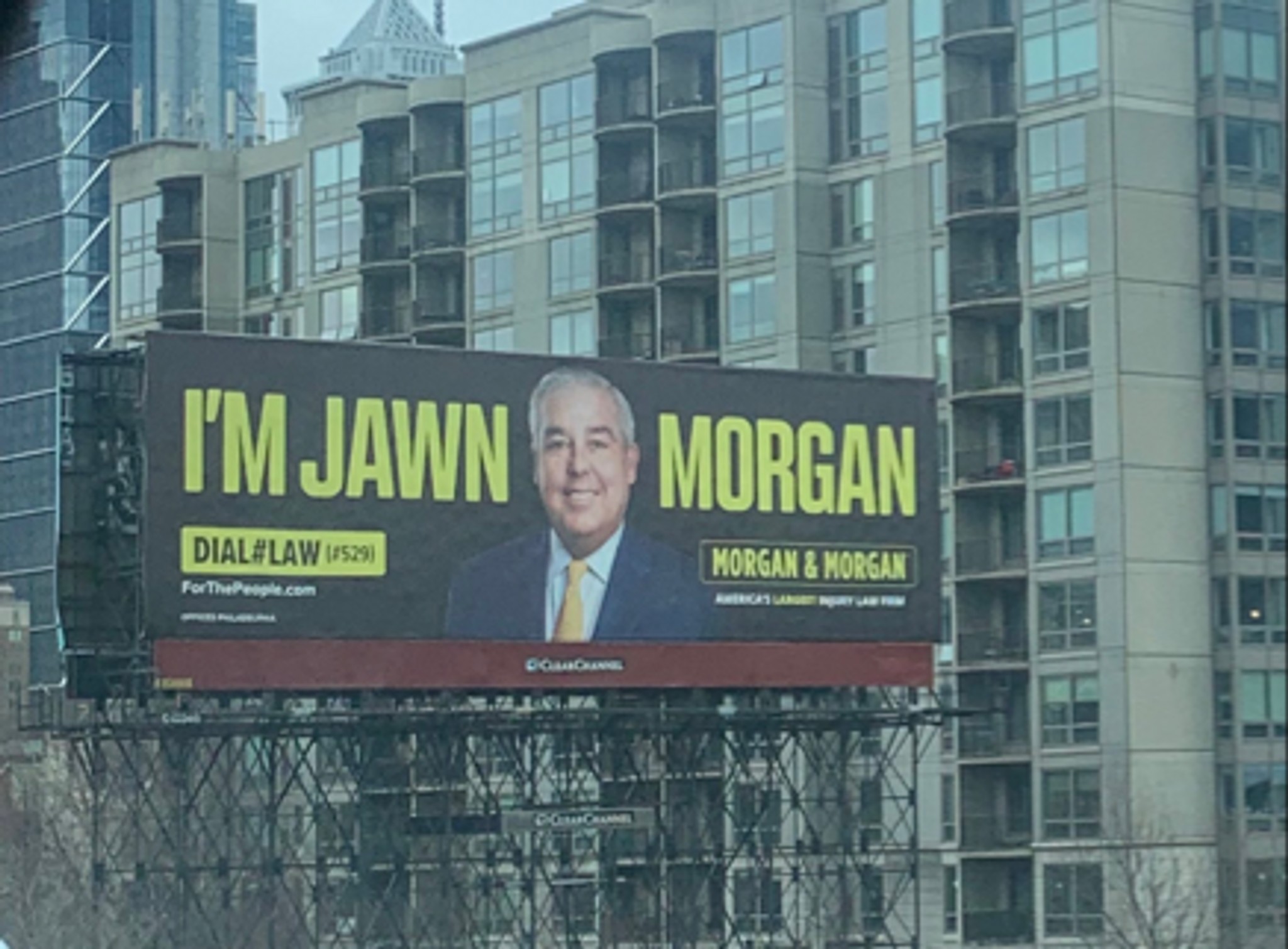 How to introduce yourself to a big crowd? | Fishbowl