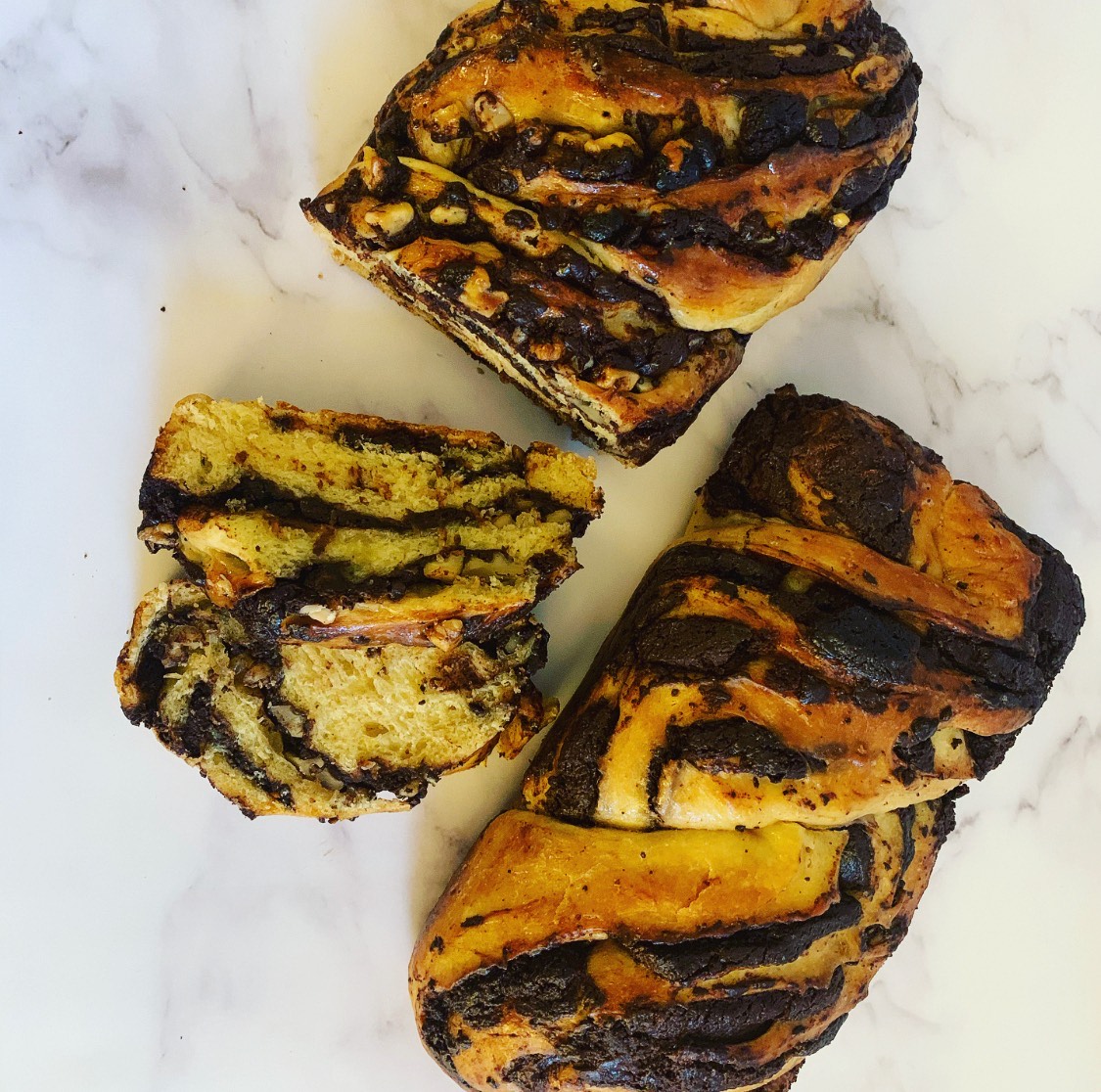 Chocolate Walnut Babka - A Jewish braided bread made with buttery ...