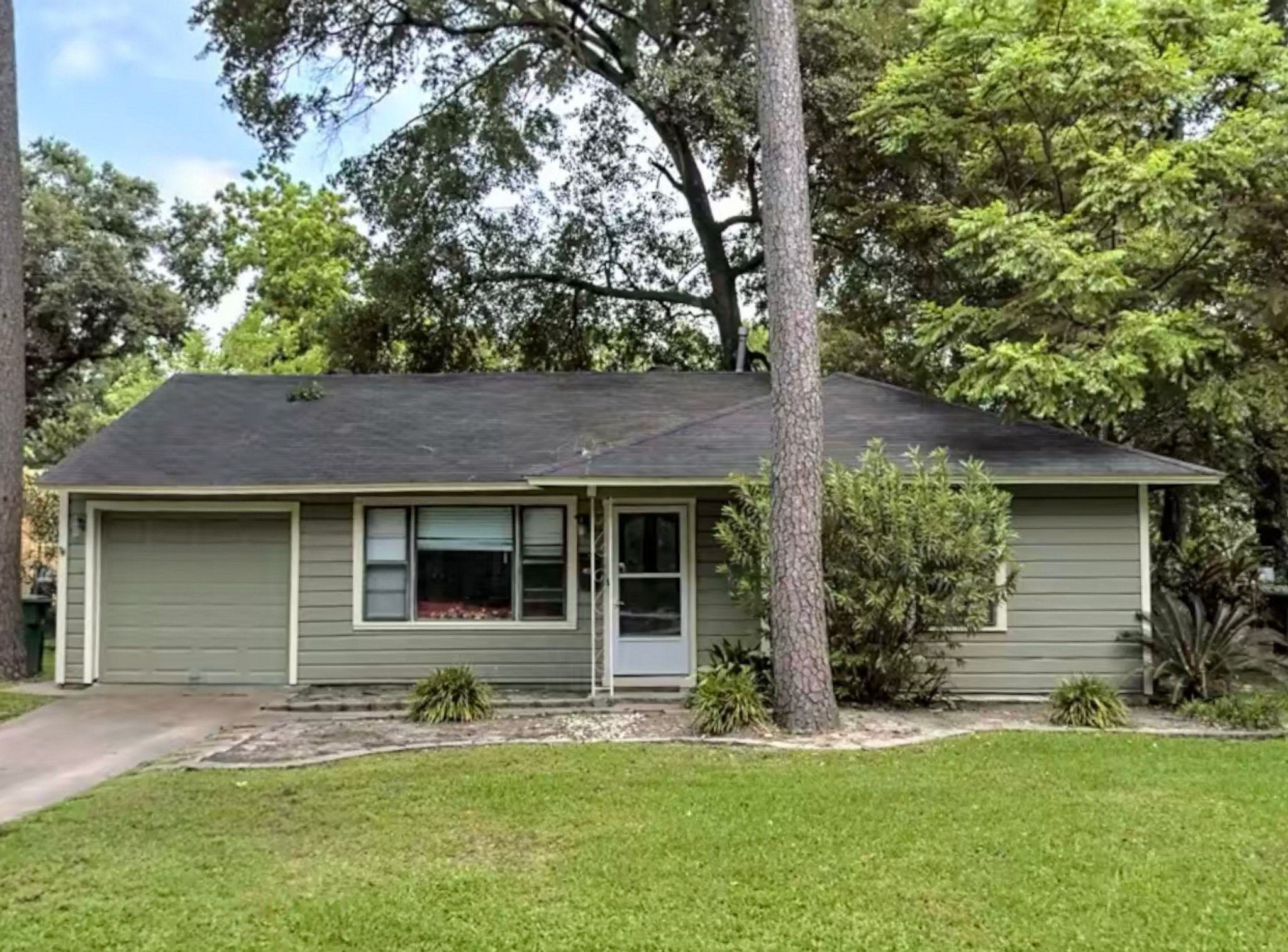 Moving to Houston and am looking in the Garden Oak... | Fishbowl