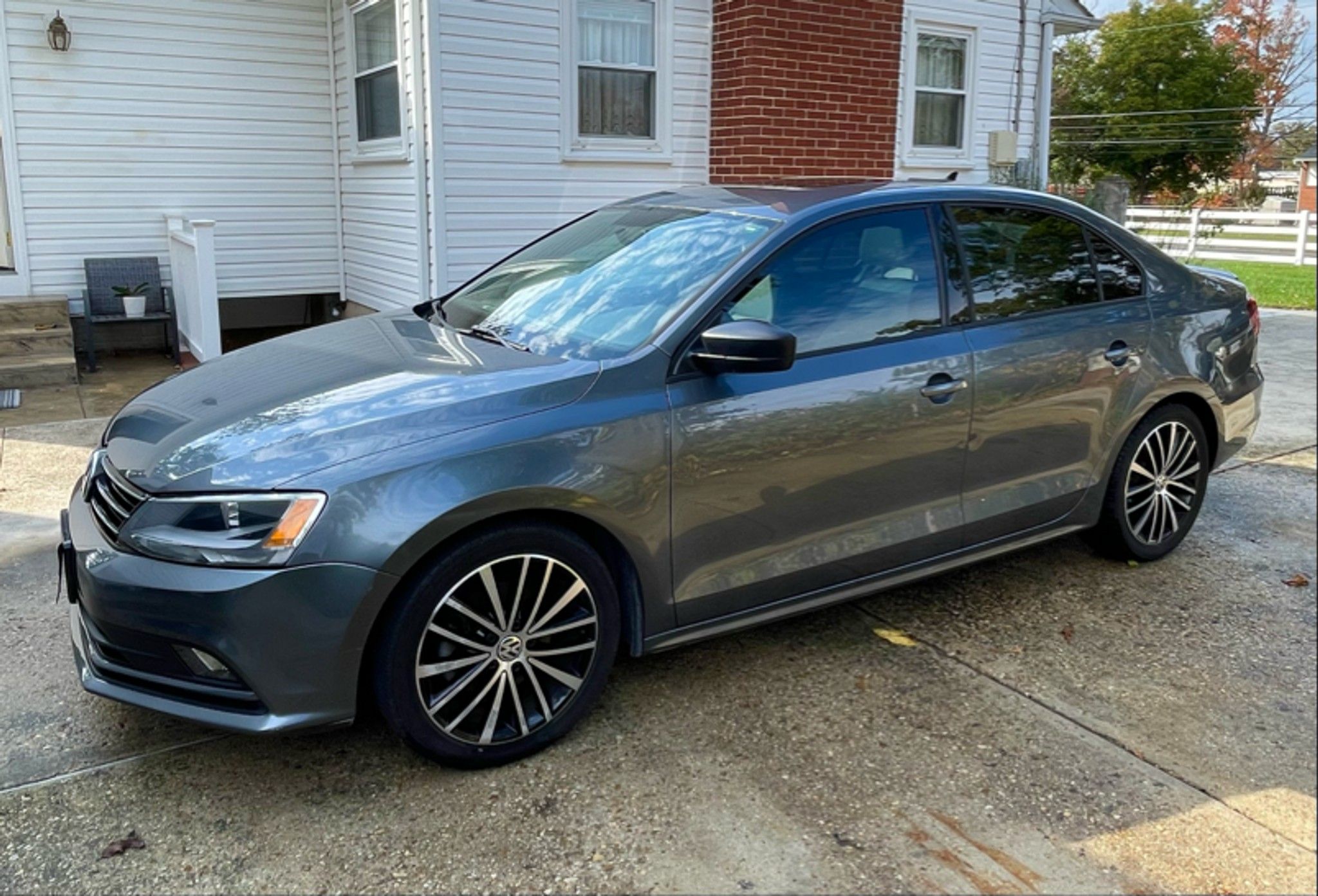 Selling my car! 2015 Volkswagen Jetta TSI 1.8T limited sport edition. I ...