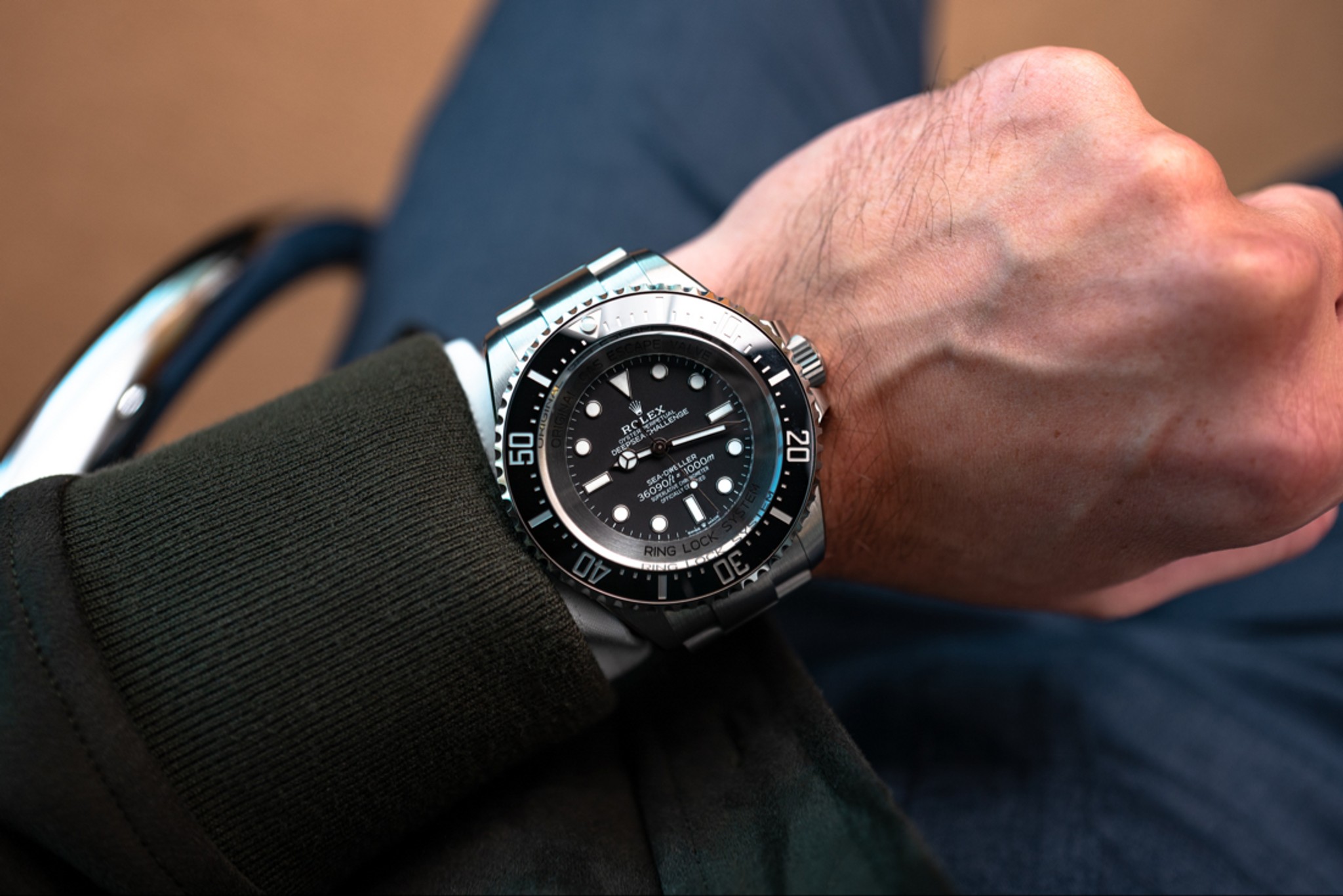 Which diver is James Cameron wearing? Also, is the... | Fishbowl