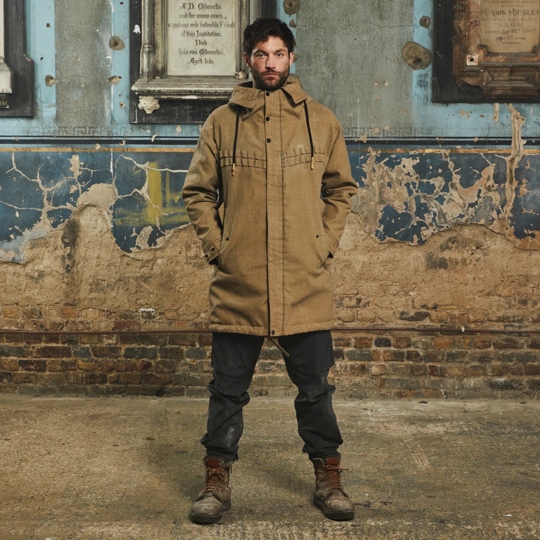 Do men wear parkas/big jackets below the knee in very cold weather ...