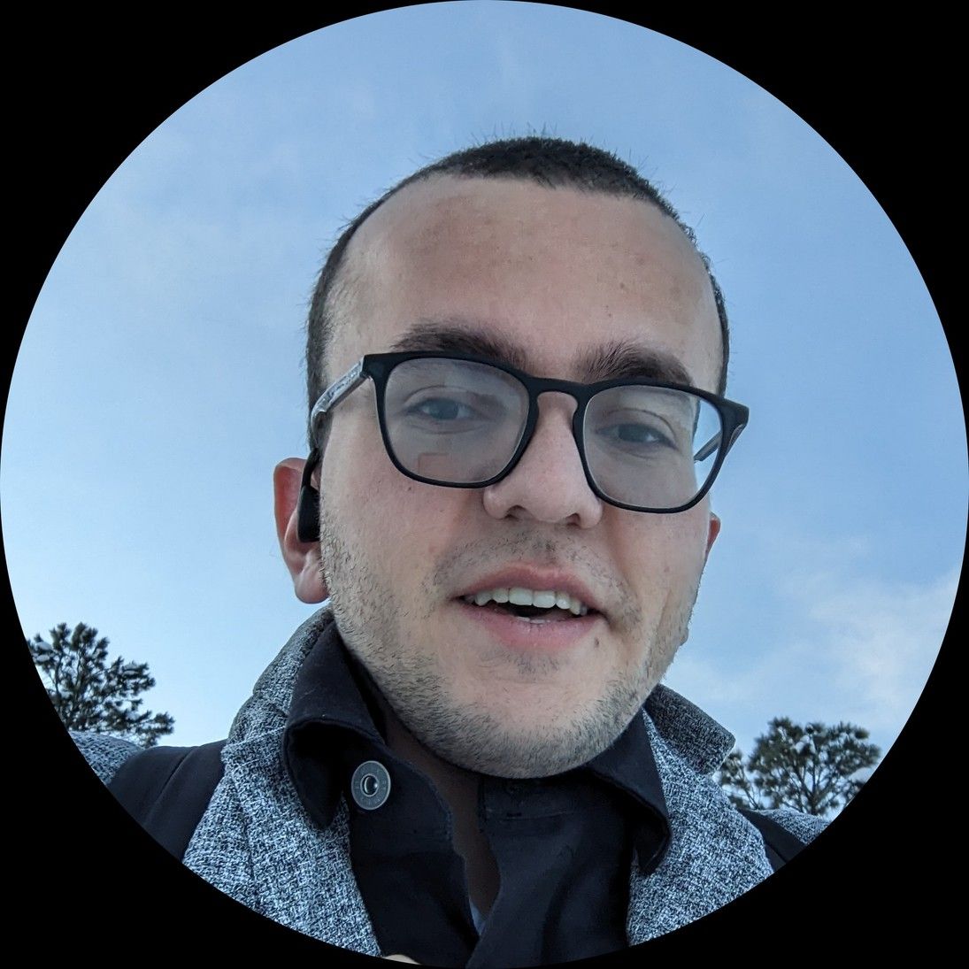 Can anyone tell me what they think of my developer portfolio? I have more projects to fill it ...